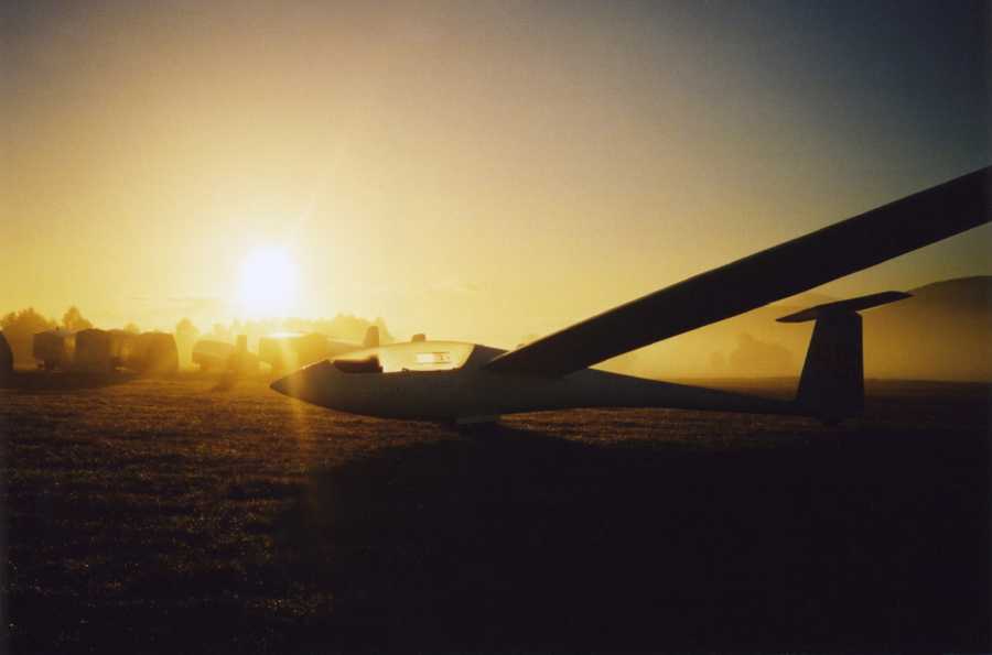 misty morning – Booker Gliding Club